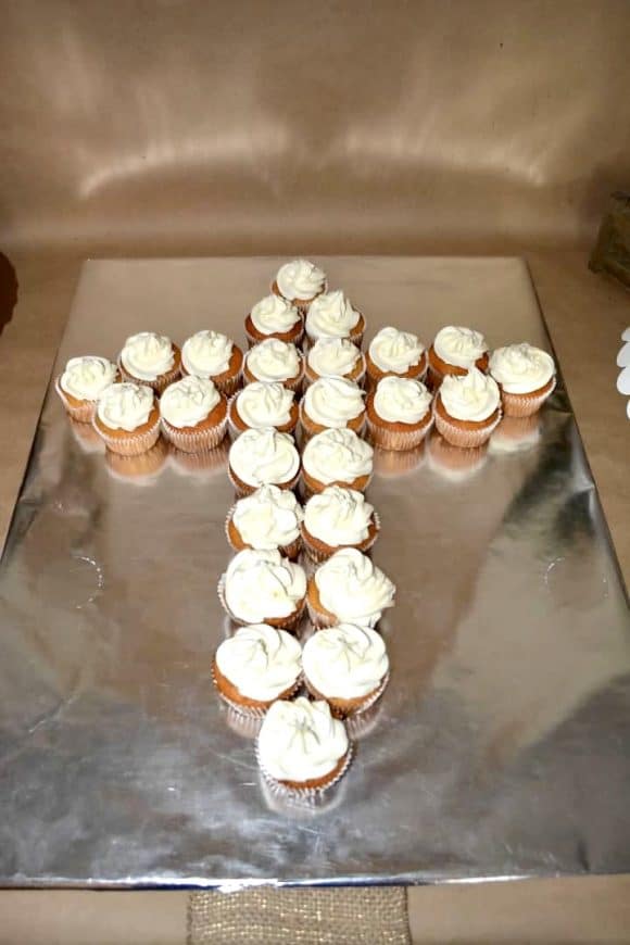 10 Easy DIY Communion Desserts - Craft and Sparkle