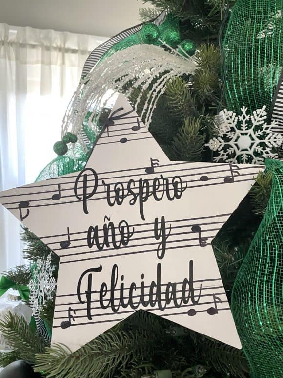 How to Create Cheerful Music Themed Christmas Decor (+DIY Ornaments ...