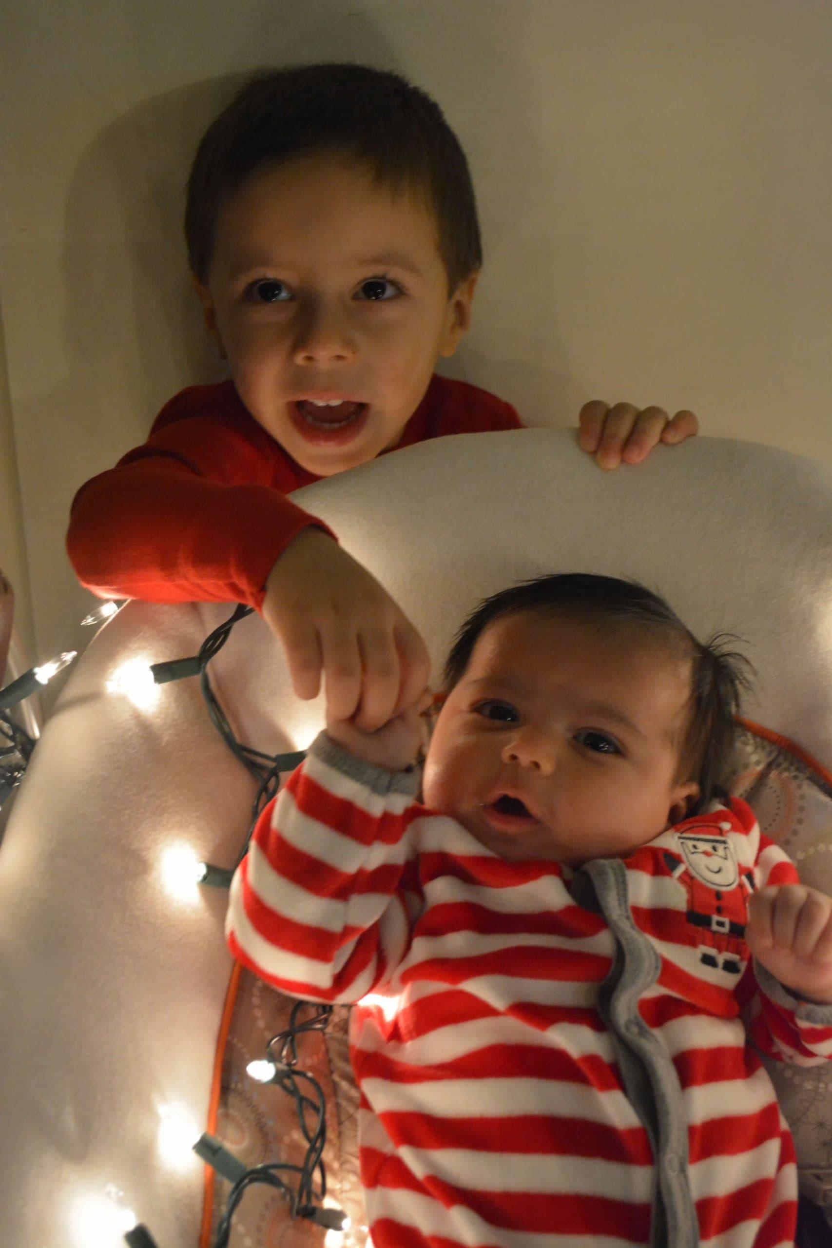 The Most Creative and Easy Christmas Photo Ideas For The Family the-most-creative-and-easy-christmas-photo-ideas-for-the-family